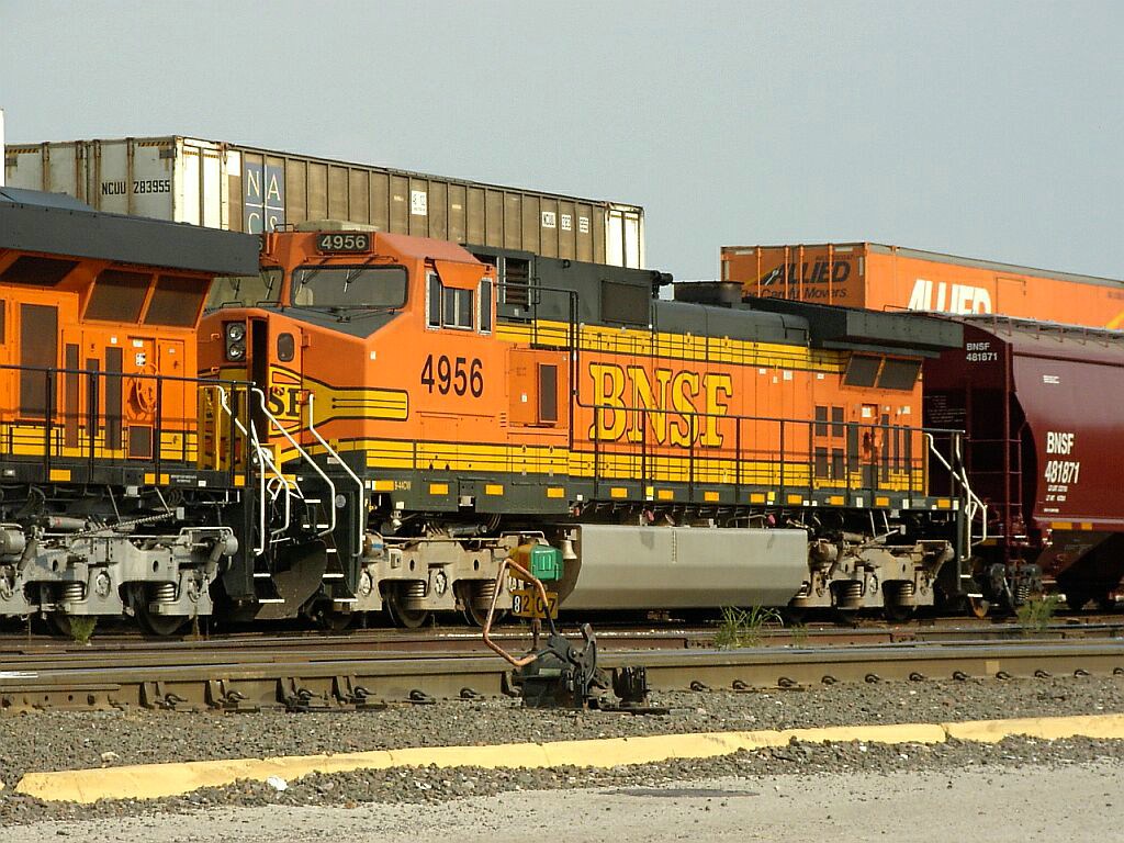 BNSF 4956